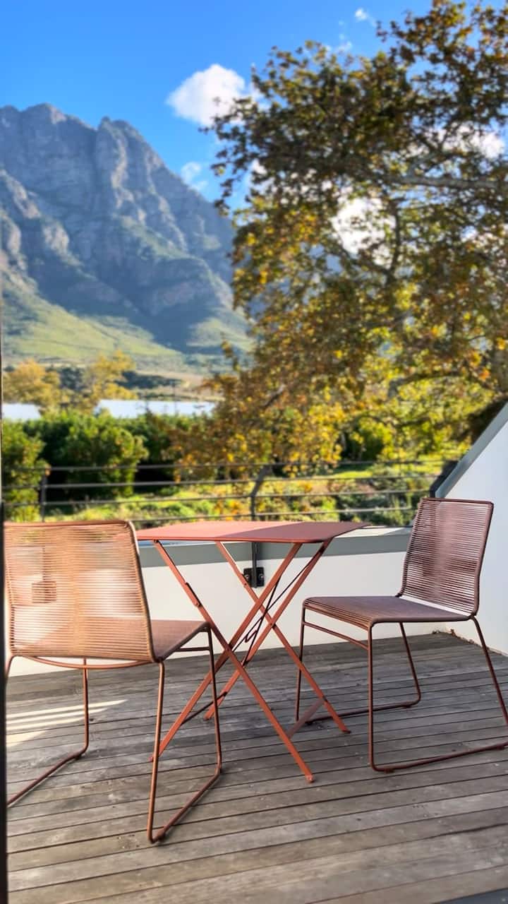Nature Immersion In Queen Bee's Quarter - Kylemore