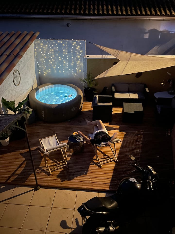 Maison De Charme Avec Jacuzzi - Arlés
