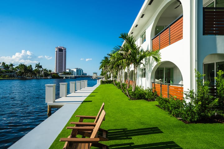 The Courtyard | Poolside Suite In Boca - Boca Raton, FL