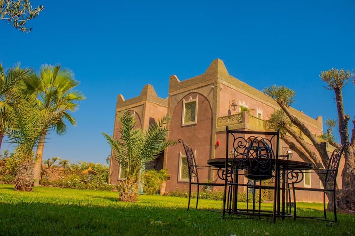 Villa à Marrakech Avec Piscine Privée - Maroc