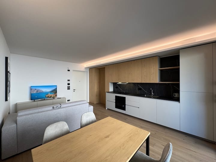 Palazzo 5 Wood - Onebedroom Apartment With Balcony - Ala