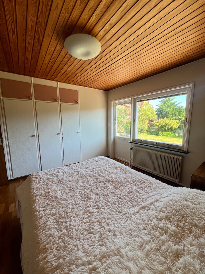 Två Ljusa Sovrum Med Eget Badrum - Helsingborg