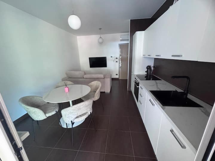 Eight Home – A 50 M Dal Mare Con Ampia Terrazza - Pineto