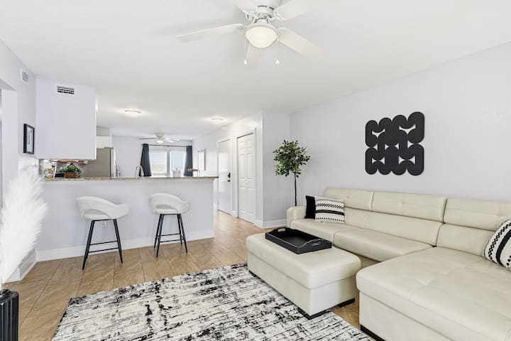 Black & White Oasis+ Heated Pool, Close To Siesta - Sarasota