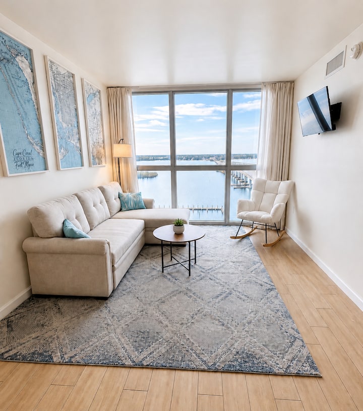 River’s Edge King Suite - Fort Myers, FL