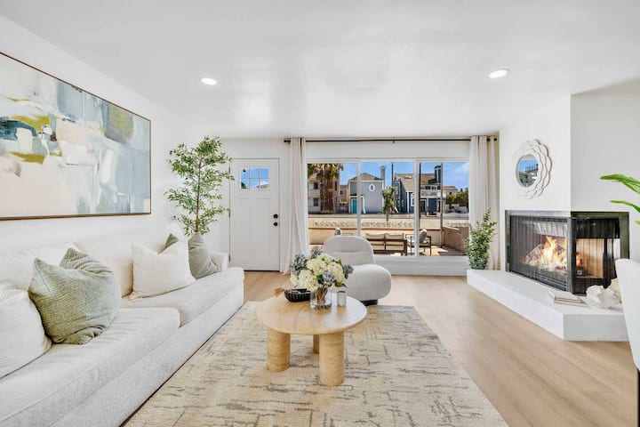 Cozy Living On Balboa Blvd｜2nd Floor Unit A#42615 - Newport Beach, CA