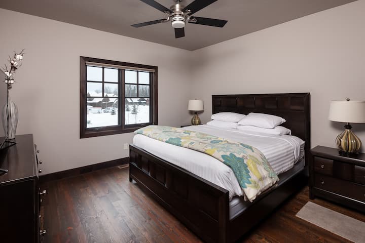 Mountain Home | Fireplace | Full Kitchen - Whitefish, MT