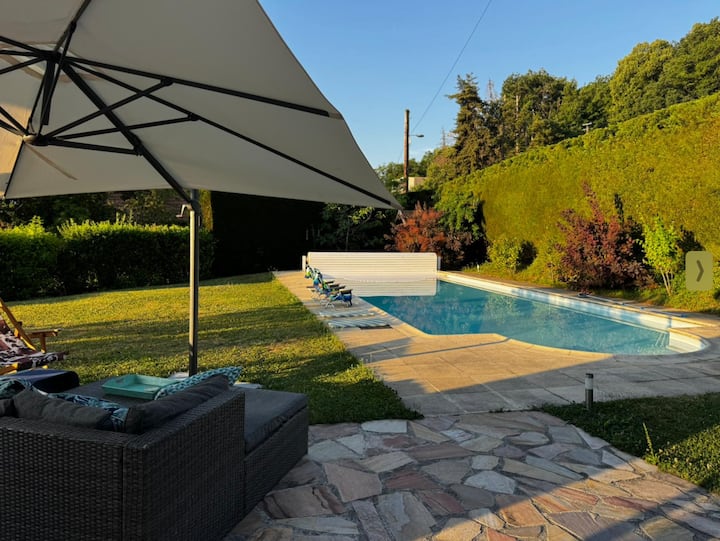 Beautiful Private Home With Pool - Nyon