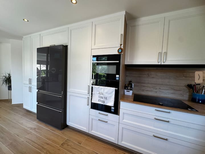 Beautiful Private Home With Pool - Gex