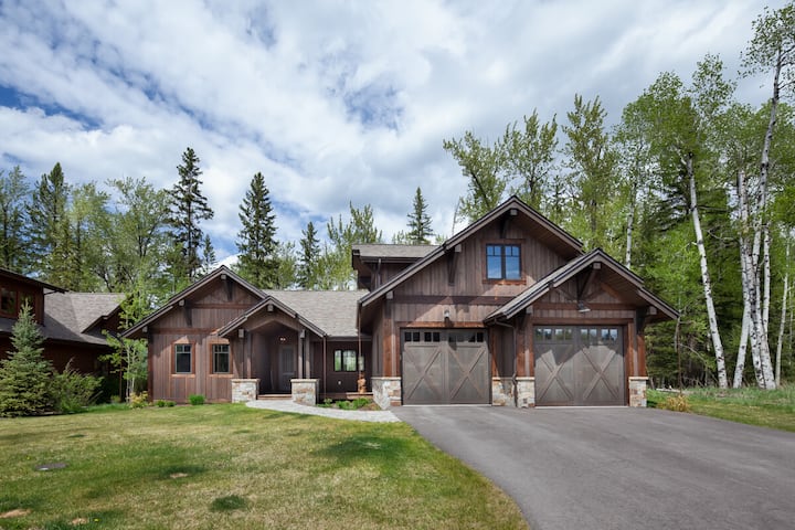 Rustic Retreat | Private Deck | Trails & Spa - Whitefish, MT