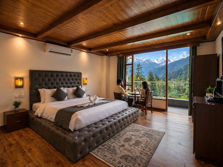 Honeymoon Room For Couple With Swimming Pool - Kasol