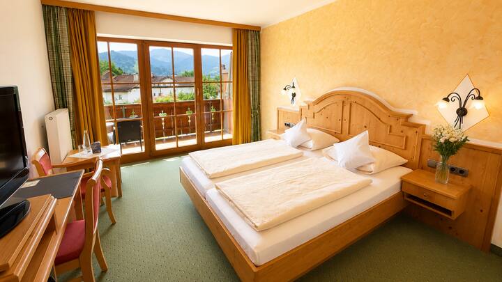 Hotel Schatten | Doppelzimmer 27 Mit Balkon - Garmisch-Partenkirchen