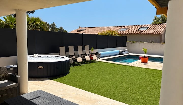 Villa Prestige Avec Piscine Jacuzzi - Nîmes