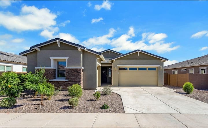 Brand-new Furnished Casita With Laundry & Backyard - San Tan Valley, AZ