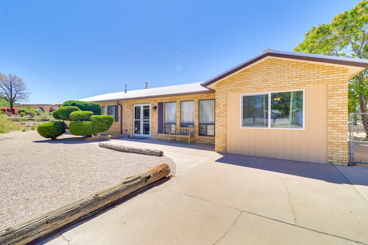 2 Mi To Intel: Extended-stay Retreat W/ Patio - Corrales, NM