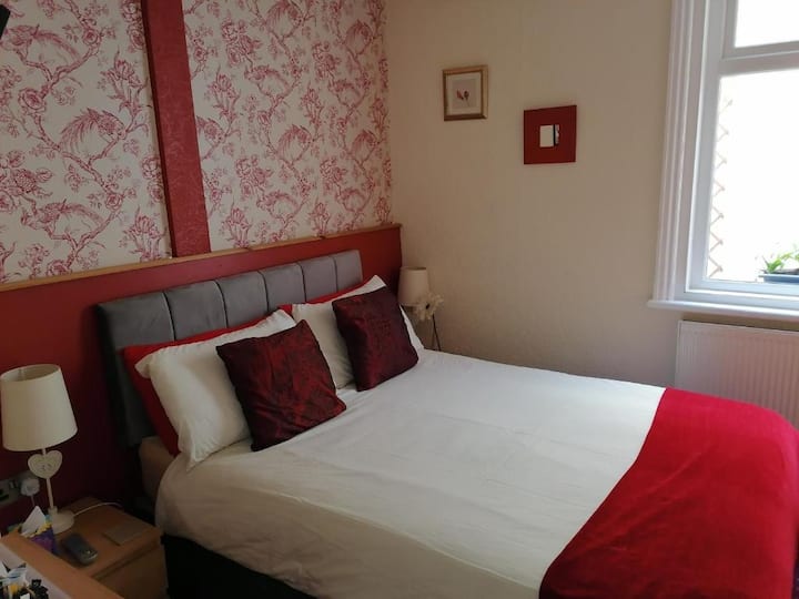 The Manhattan - 9 En-suite Rooms - Large Groups - Lytham St Annes