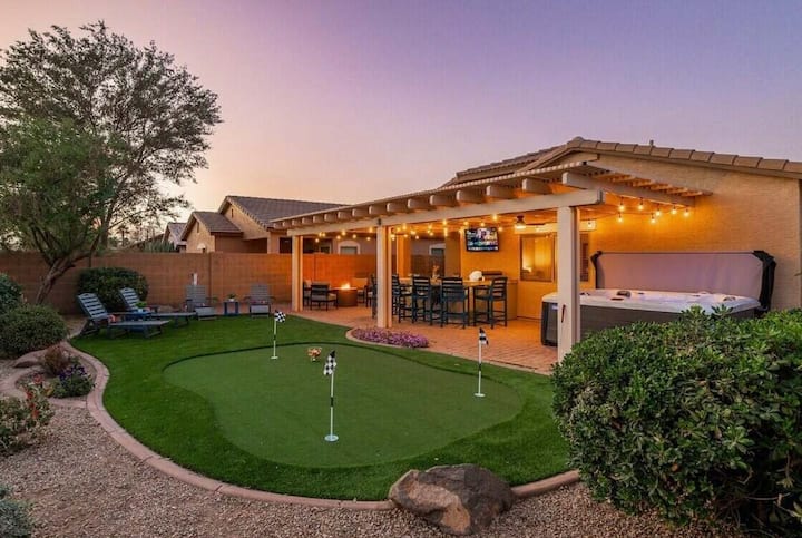 Las Colinas Golf Retreat - Hot Tub & Putting Green - Queen Creek, AZ