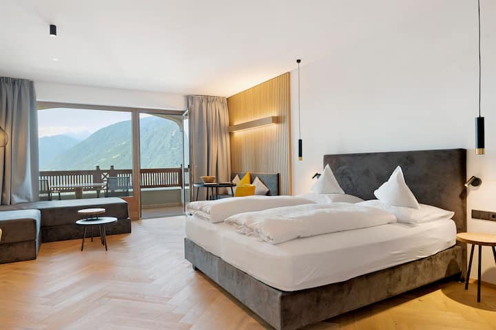 Sunny Wellness Suite - Dorf Tirol