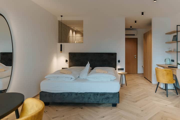 My Little Suite - Lana