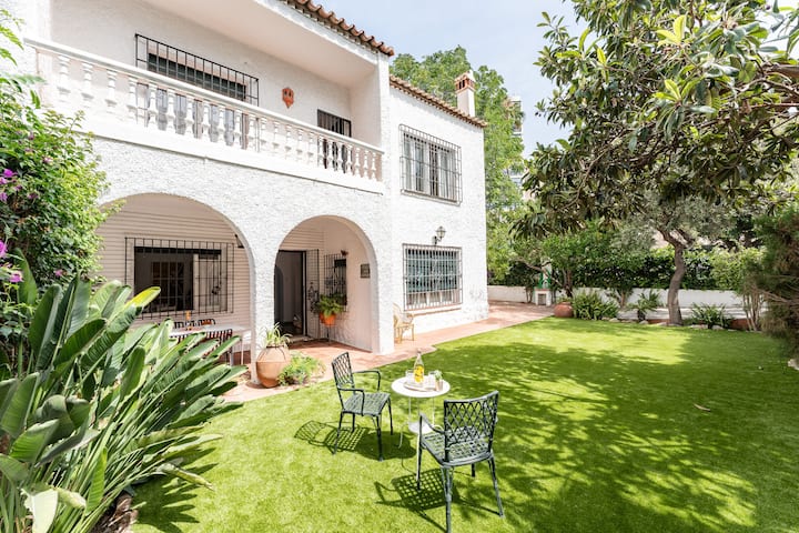 Malagasuite Cipres House Beach & Garden - Benalmádena