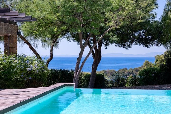 Vue Mer Exceptionnelle Avec Piscine Et Jacuzzi - Fréjus