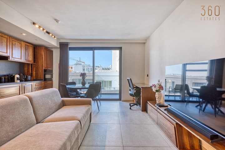 Official Mercury Suite: Luxury W/ Pool & Balcony - Malta