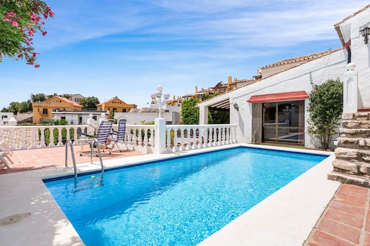 Charming Spanish Retreat With Private Pool & Stunn - Benalmádena