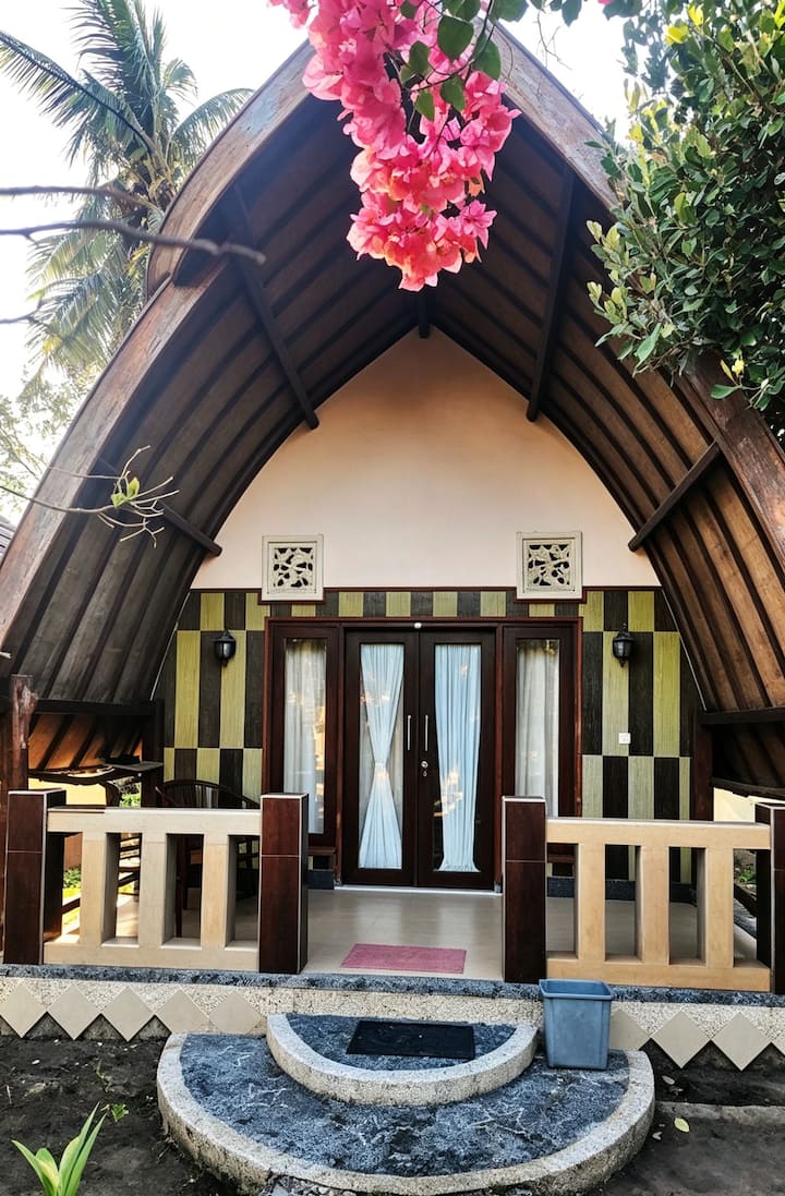 Meno Turtle Bungalow For 8 Pax 4 Room - ギリ・アイランド
