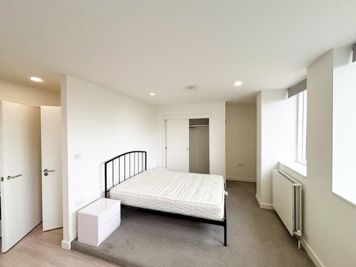 Studio Flat In Heart Of Crawley - Crawley