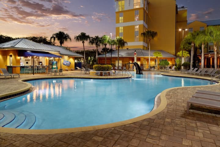 Near Seaworld® | Free Breakfast + Shuttle - Orlando, FL