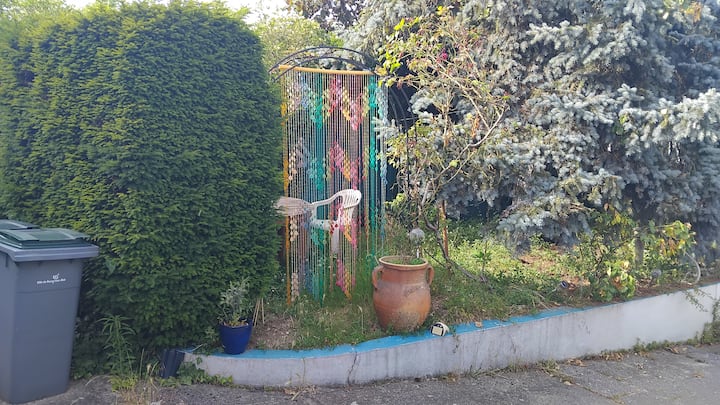 Une Maison Atypique- Quartier Résidentiel - Rosny-sous-Bois