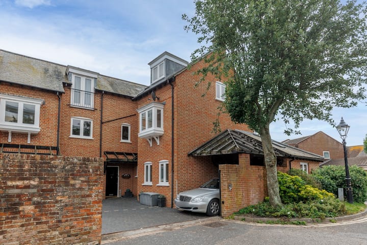 Close To Poole Quay With Parking - Sandbanks