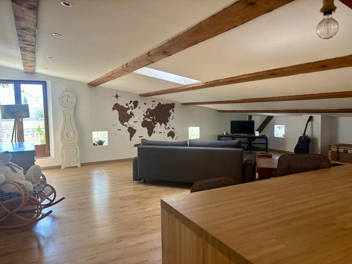 Appartement/ Loft  90m2 -4 Personnes -Dans éCuries - Cavaillon