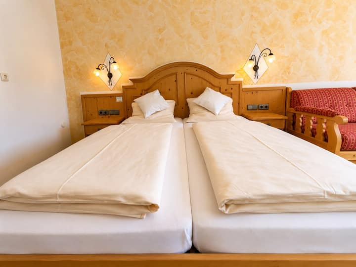 Hotel Schatten Zi. 14 Für 4 Mit Balkon & Bergblick - Garmisch-Partenkirchen