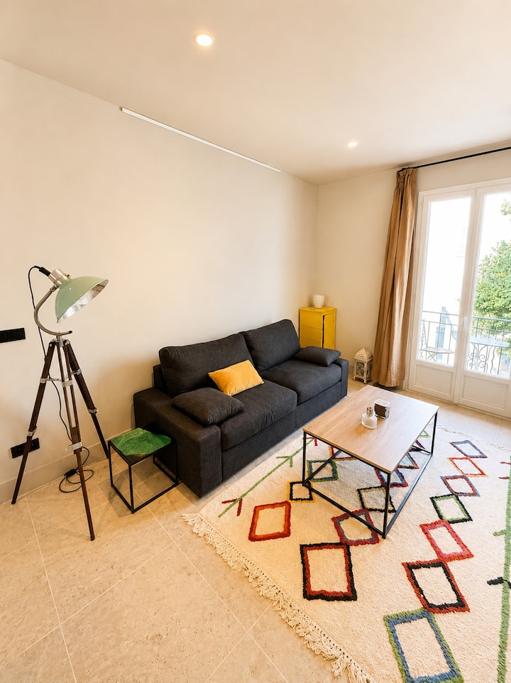 Appartement Climatisé, En Plein Centre-ville - La Crau