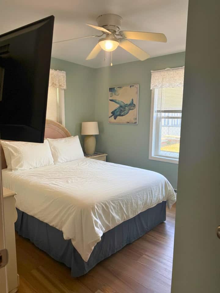 Beach Getaway 1br Near Boardwalk Parking & Badges - Toms River, NJ
