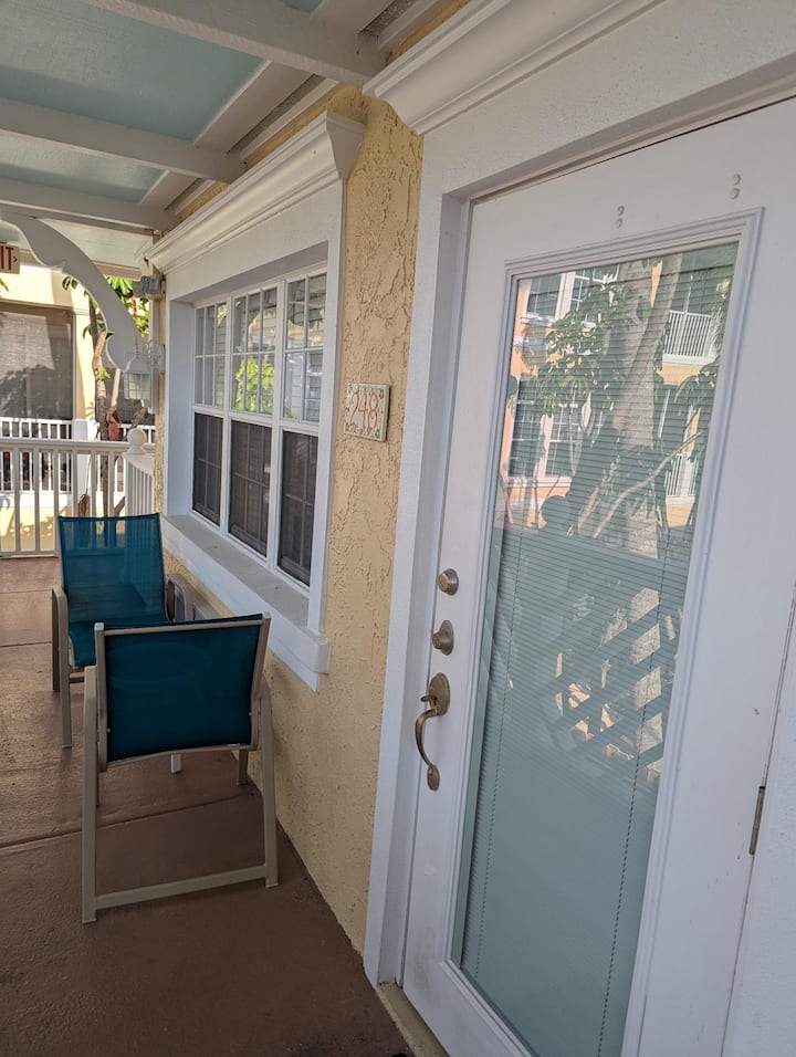 Second-floor Studio Near The Beach - Bradenton Beach, FL