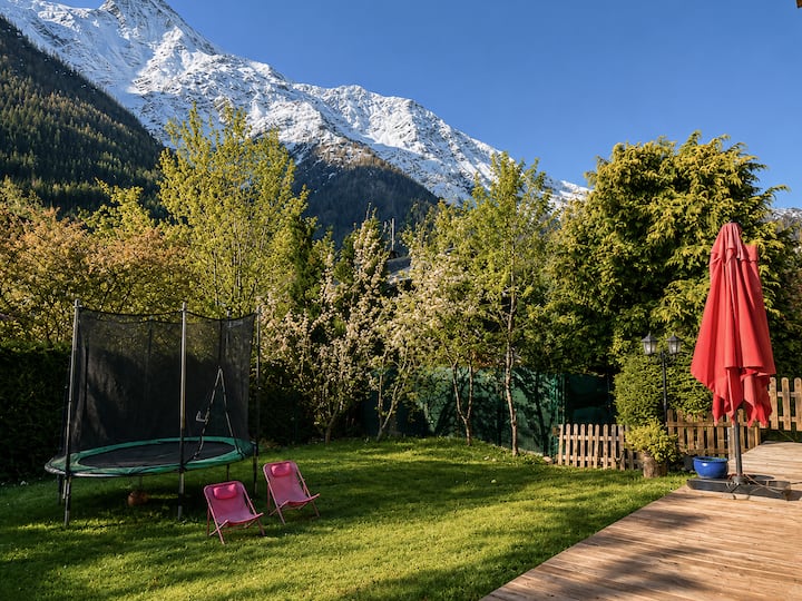 Chamonix Apartment With Great Views Sleeps 5 - Passy