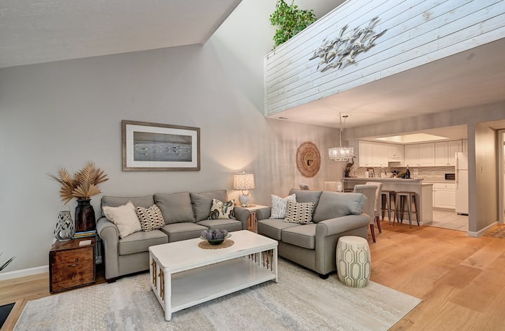 Newly Renovated Sea Colony Condo .5 Miles To Beach - Bethany Beach, DE