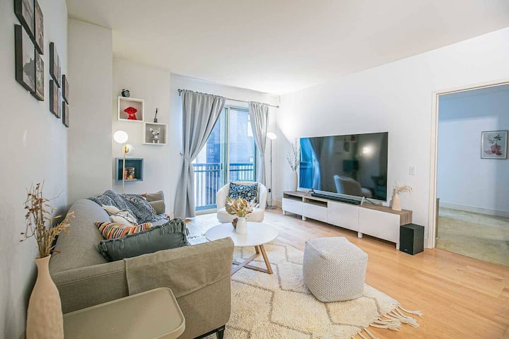 Luxe Urban Retreat On Lansing St | 2 Br A#41904 - San Francisco, CA