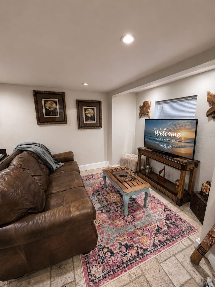 Evas Downtown Bohemian Bamboo Studio Bungalow - Fort Myers, FL