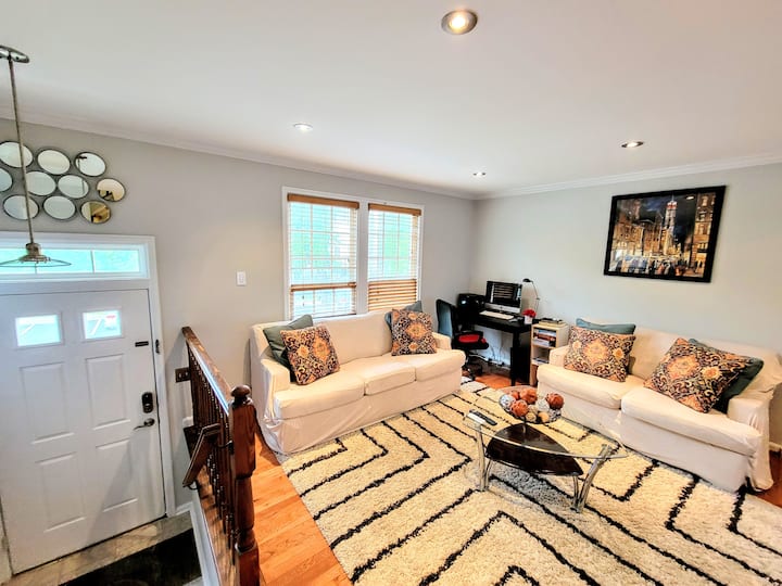 4br Retreat Near Airport & Metro | Free Parking - Reston, VA
