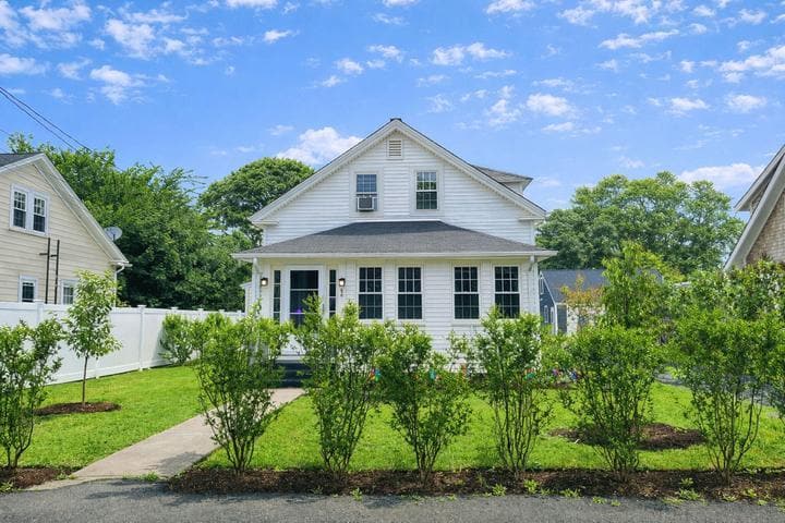 Downtown Hyannis Summer Escape - Barnstable, MA