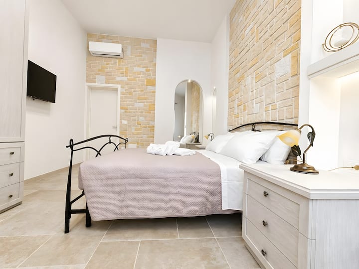 L'aurora B&b - Camera Meriggio - Torre San Giovanni