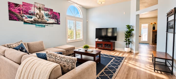 Spacious | Near Downtown, Unr & Convention Center - Reno