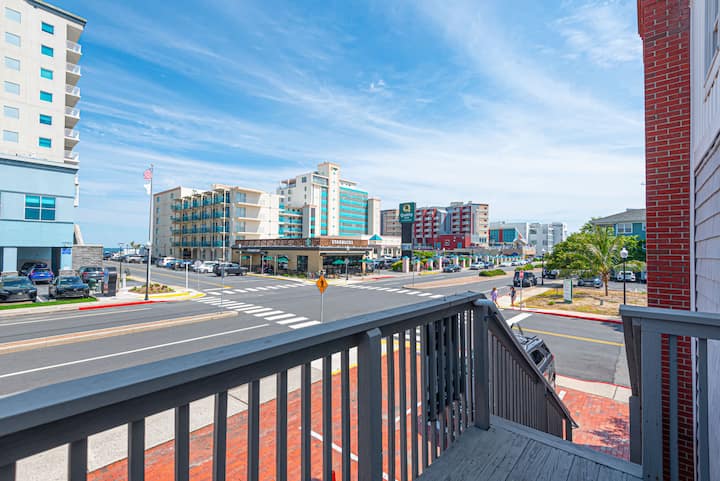 Upstairs 3br Condo By Boardwalk - Ocean City, MD