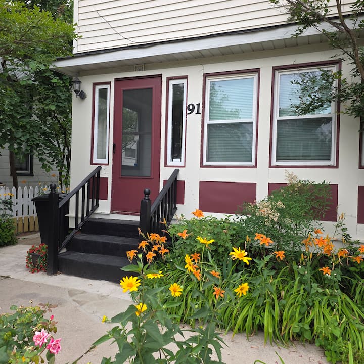 Town Center Apartment # 1 Large 2 Bedroom Sleep 10 - Belmar