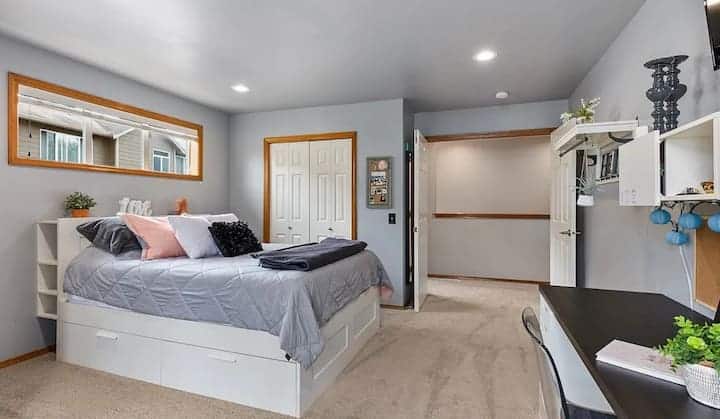 Lw7: Modern Home - Lynnwood, WA