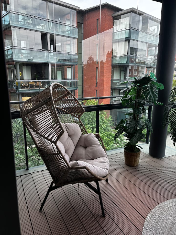Keskustassa Ja Järven Rannalla Yksiö Parvekkeella - Tampere