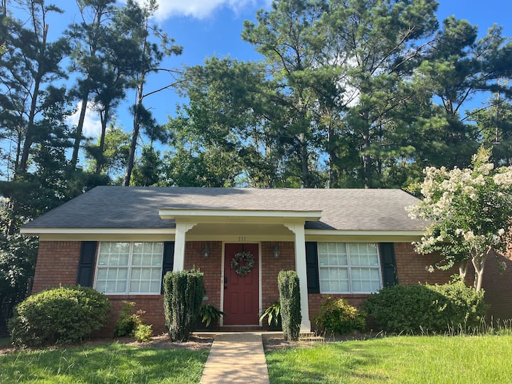 2 Bedrm/2 Bath In Town
1 Mi Campus/2 Mi Square - Oxford, MS